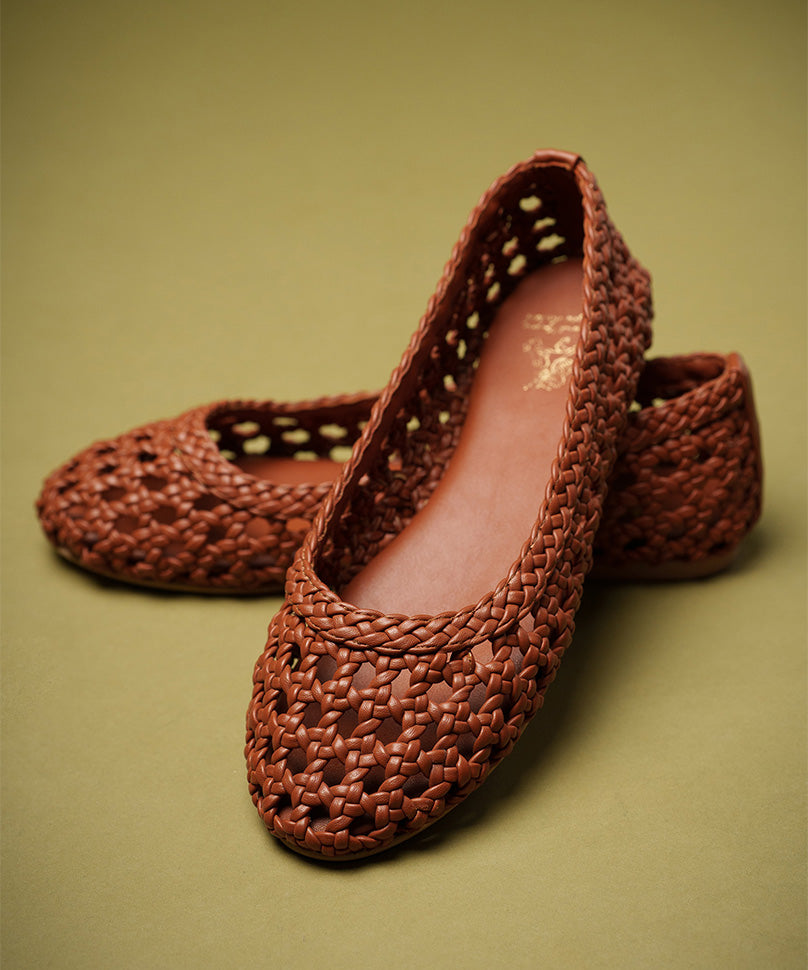 Borabora - Handmade Wicker Pattern Flats with Comfort Insole – Theater.xyz