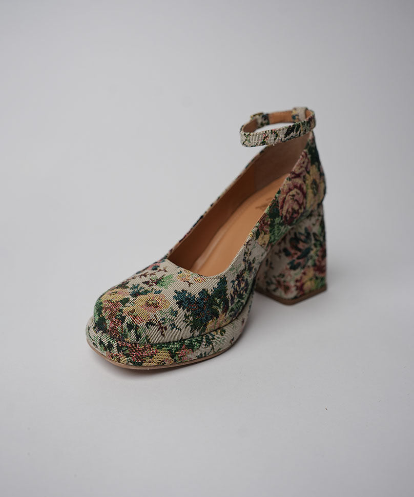 Bara's | Tapestry Shoes by Theater – Theater.xyz